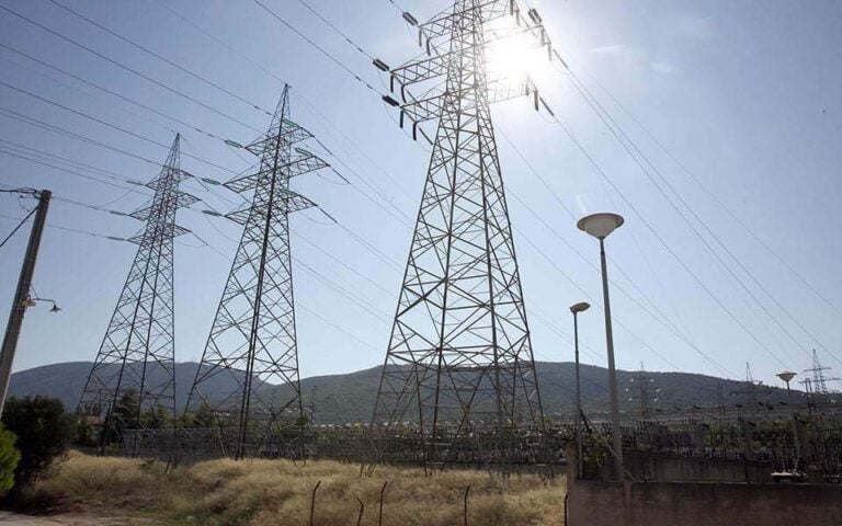 Ηλεκτρικό ρεύμα: Αντιδρούν οι καταναλωτές και υπουργείο με τα νέα ...